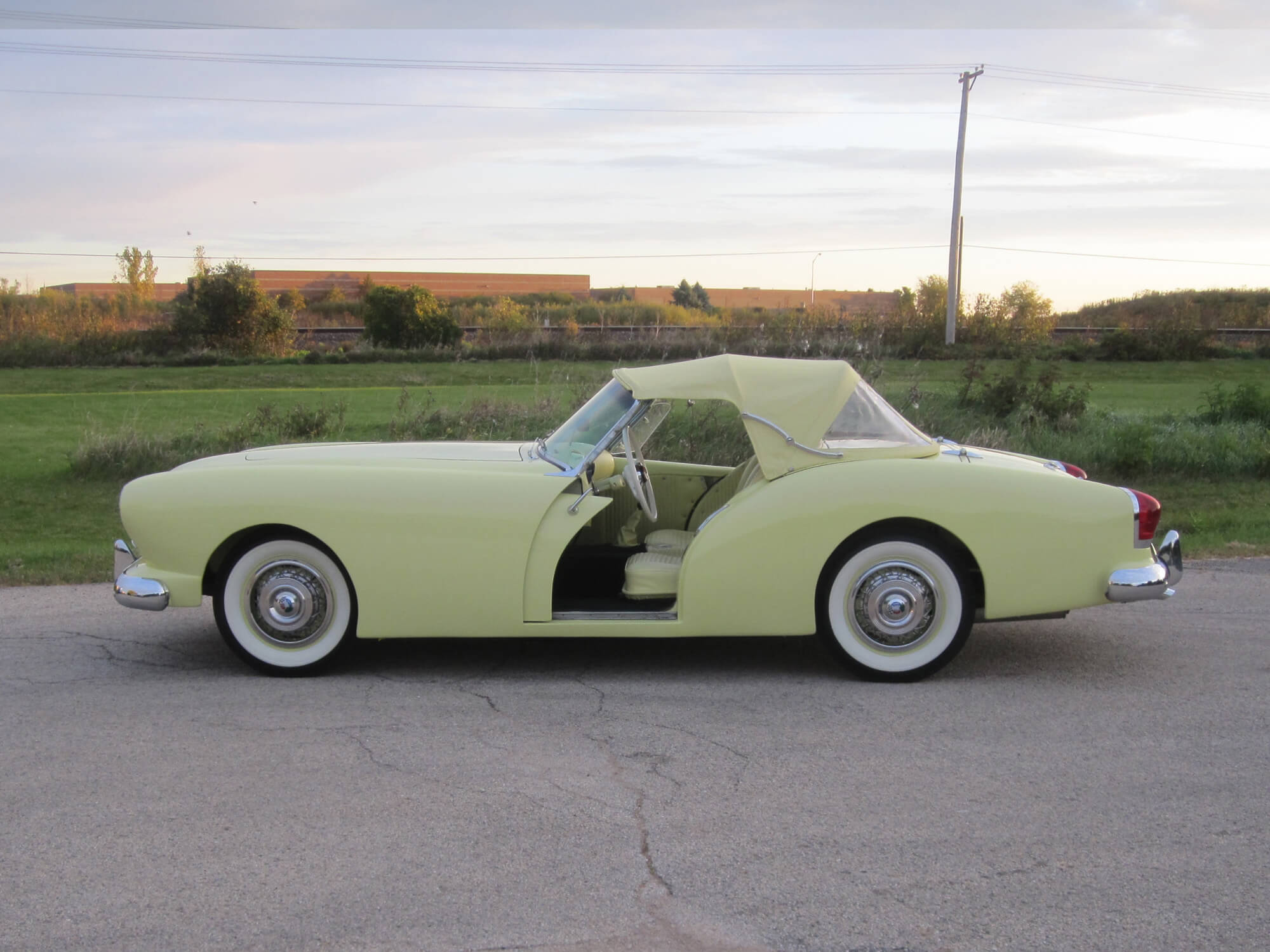 1954 Kaiser Darrin DKF161 Satin Yellow Roadster 161ci/90hp | Frank's ...