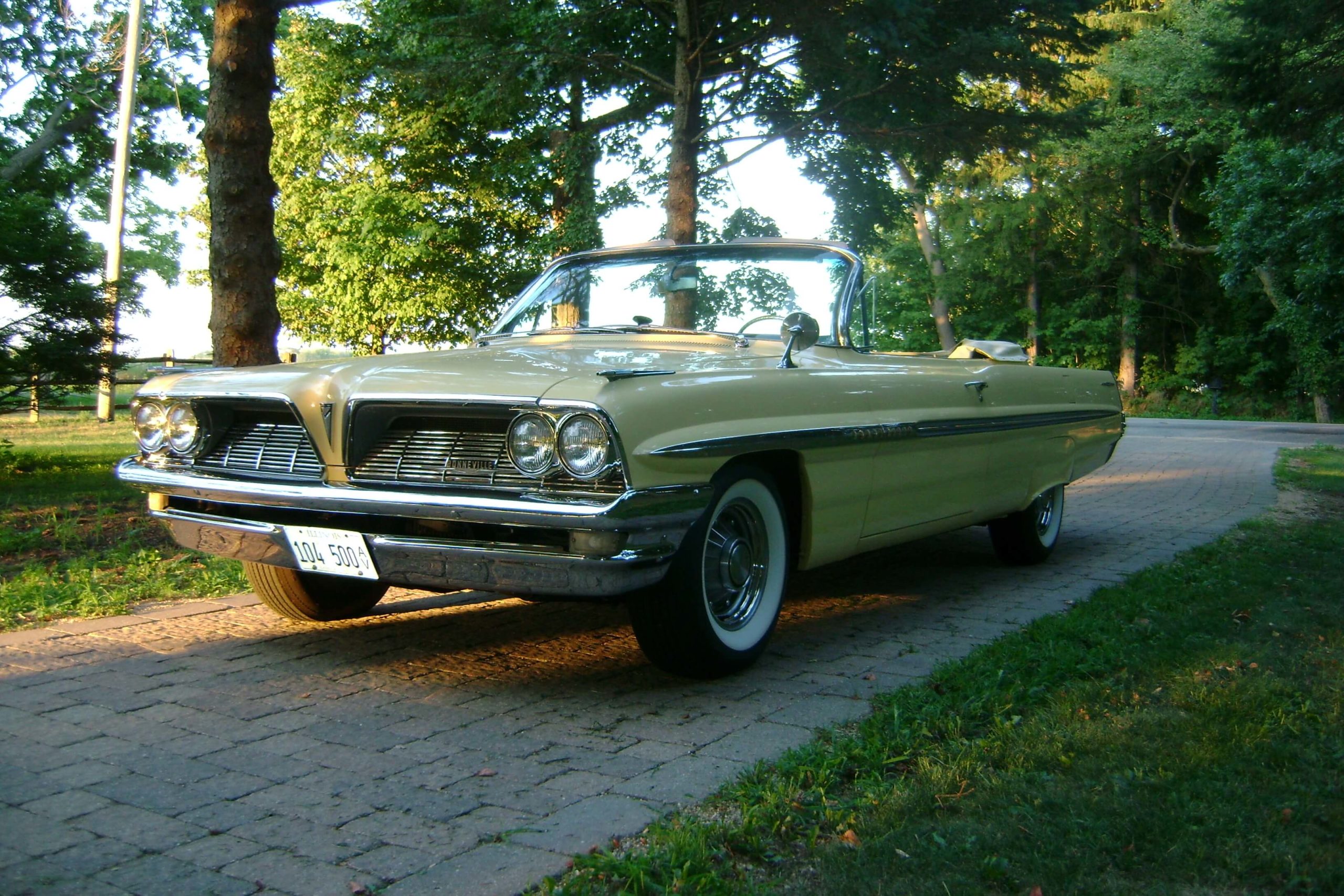 1961 Pontiac Bonneville Convertible | Frank's Classic Cars