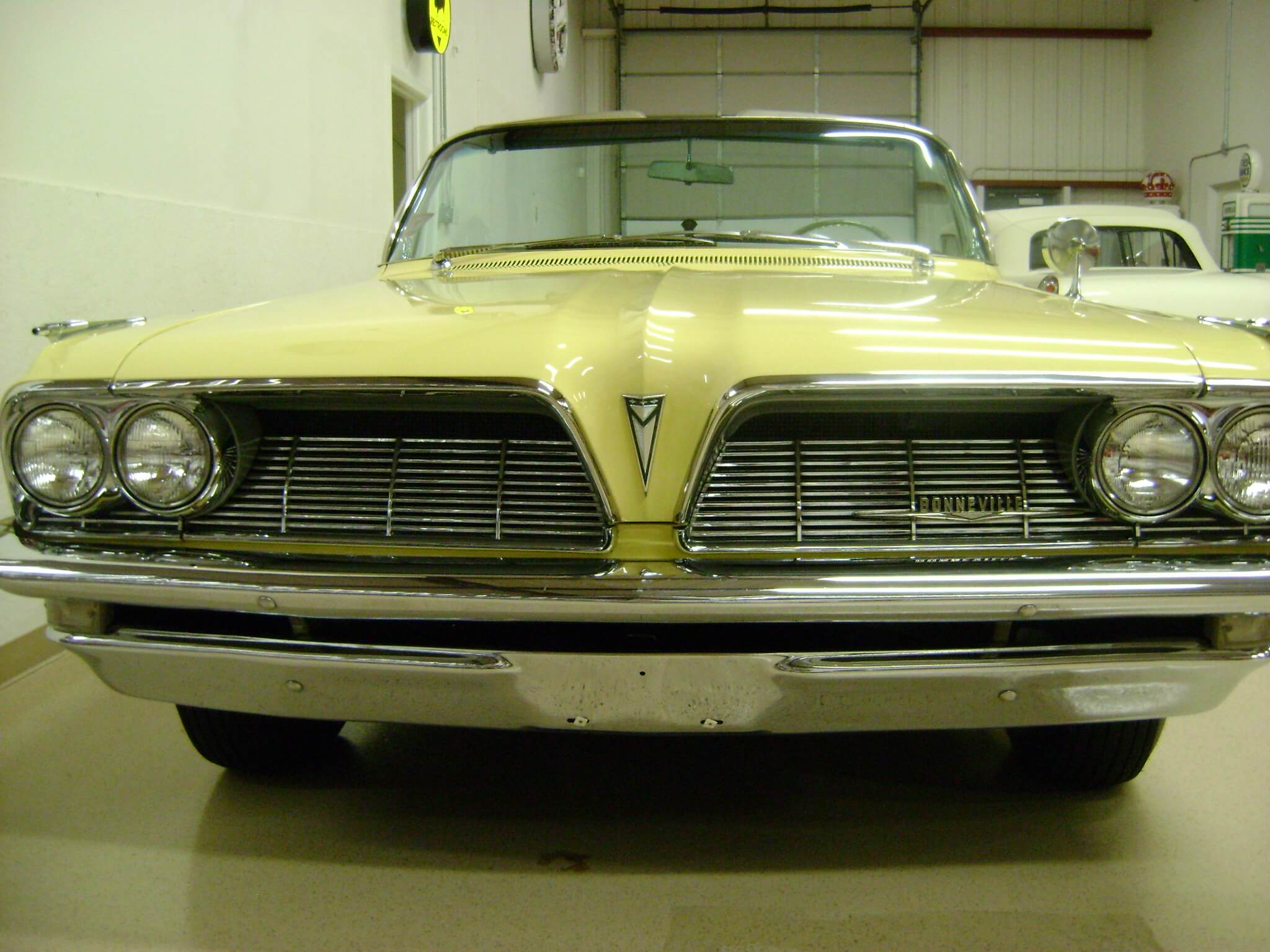 1961 Pontiac Bonneville Convertible | Frank's Classic Cars